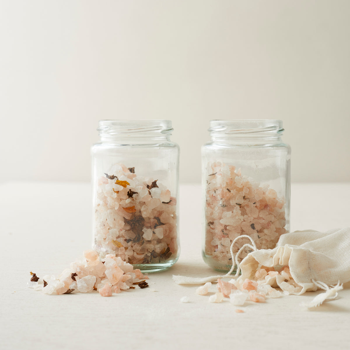 NUNA Relaxing Fragrant Himalayan Salt Bath Soak – AURA QUE